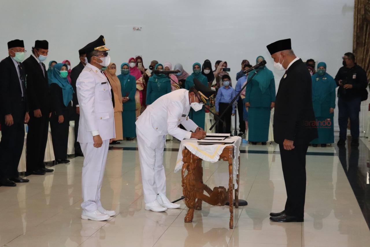 Gubernur Sumbar Mahyeldi Lantik Walikota Padang dan Pj Bupati Solok – SuaraIndo.id