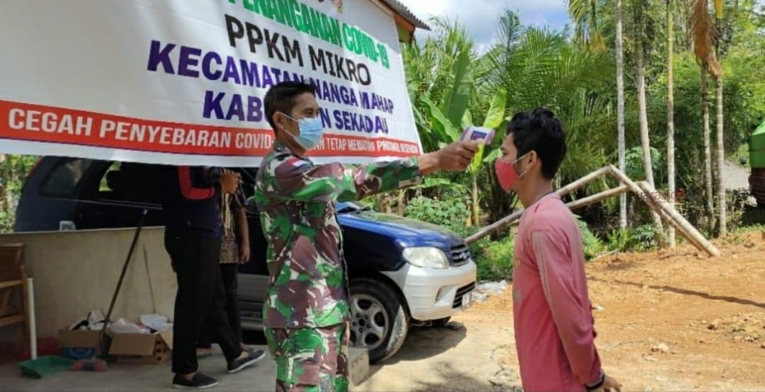 Babinsa Koramil 18/Nanga Mahap terus lakukan sosialisasi bahaya covid-19 kepada desa Binaan ...