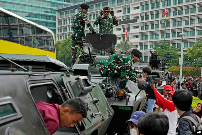 Survei Indikator: TNI Jadi Institusi yang Paling Dipercaya Publik – SuaraIndo.id