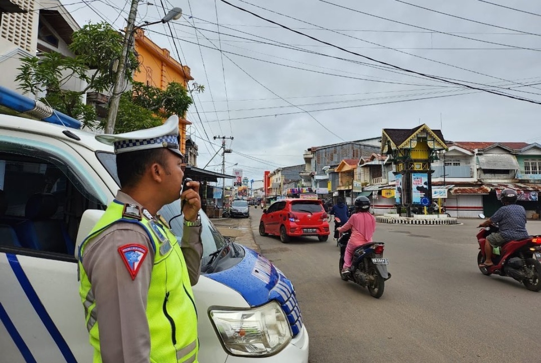 Polisi Bakal Tertibkan Kendaraan yang Parkir Makan Badan Jalan di Ketapang – SuaraIndo.id