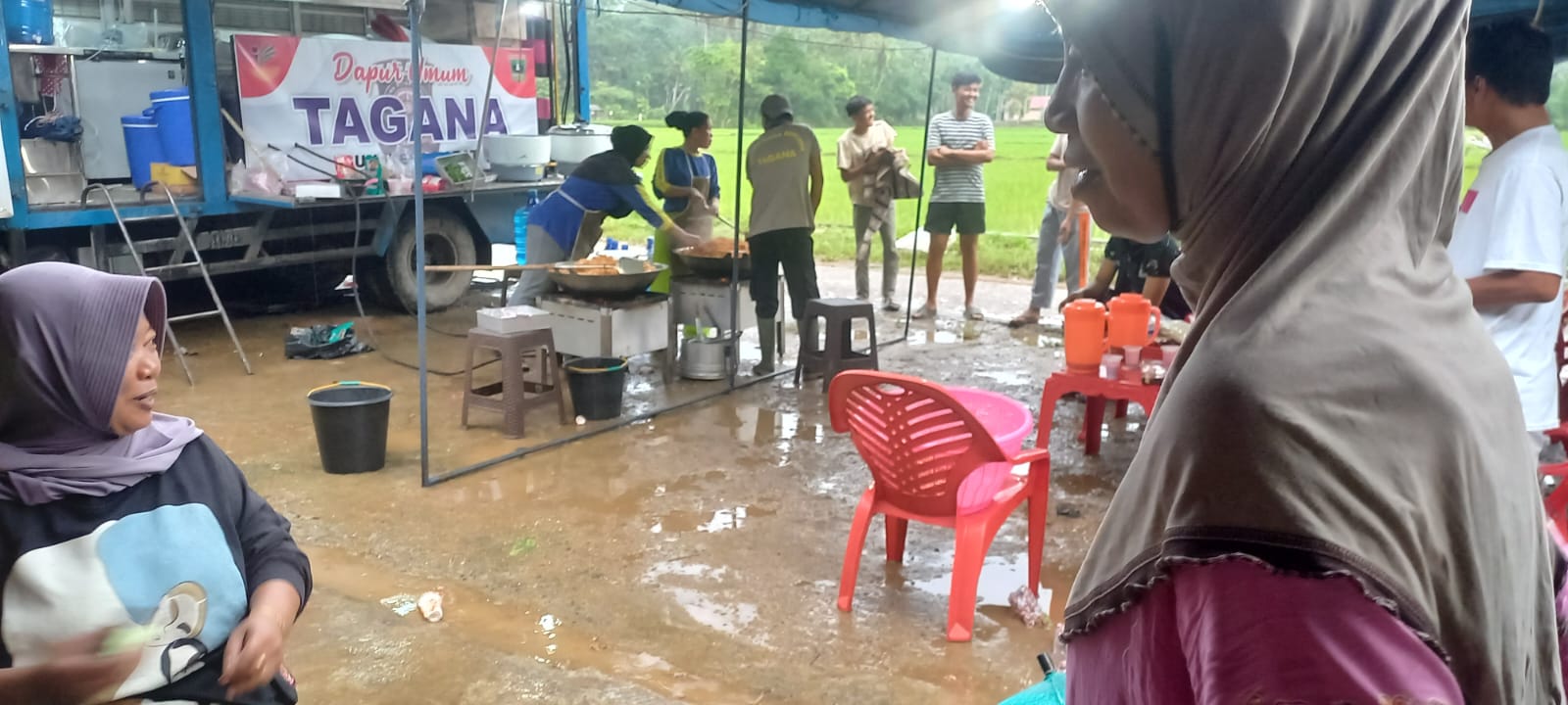 Dapur Umum Pemprov Sumbar Mulai Beroperasi di Pesisir Selatan – SuaraIndo.id