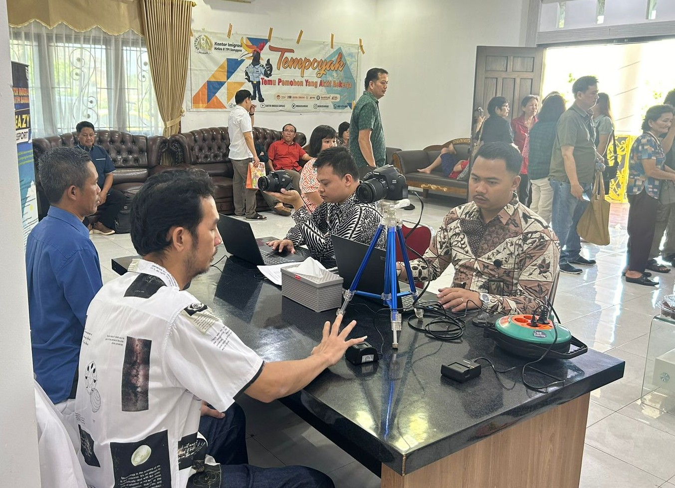 Tingkatkan Layanan Publik, Kantor Imigrasi Kelas II TPI Sanggau Luncurkan Program Eazy Paspor ...