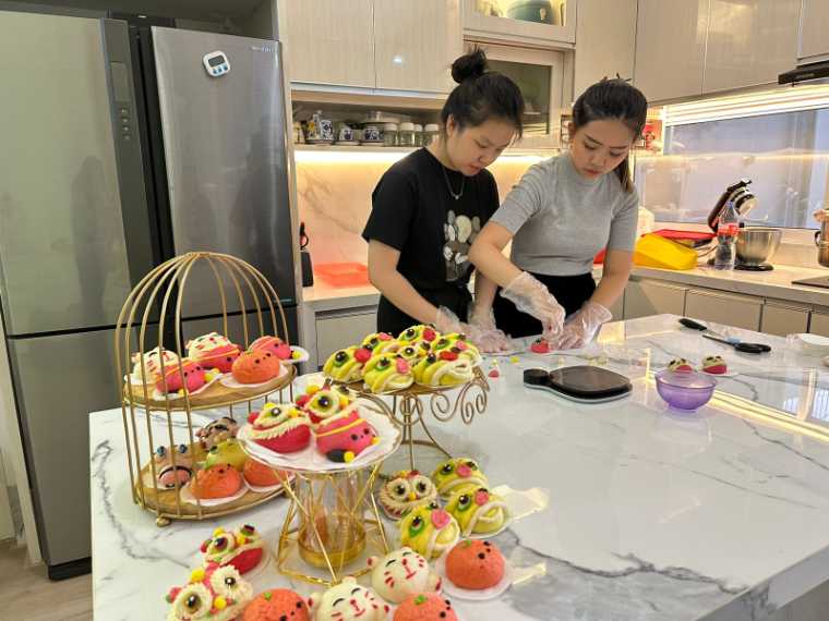 Dua Kakak Beradik di Pontianak Hadirkan Bakpao Barongsai Unik untuk ... Dua Kakak Beradik di Pontianak Hadirkan Bakpao Barongsai Unik untuk ...