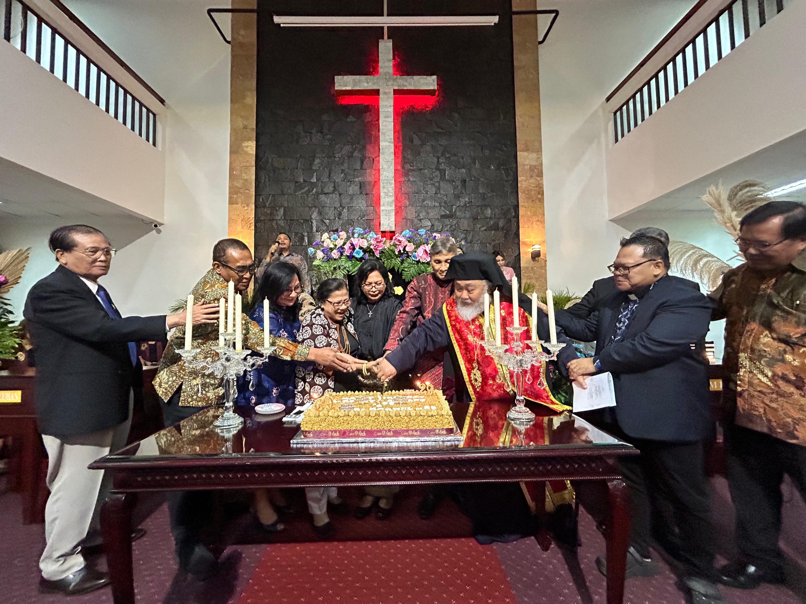 Ibadah Syukur HUT ke-29 GKRI Karmel Permata Hijau dan HUT ke-69 Pdt ...